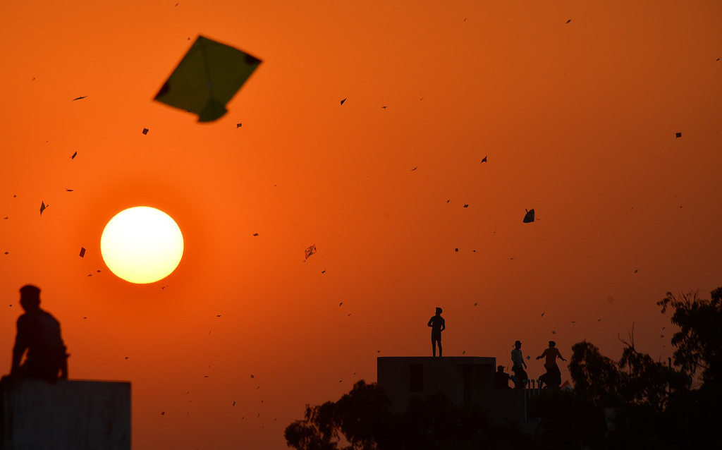 Kite Flying photography tips for Uttarayan / Makar Sankranti